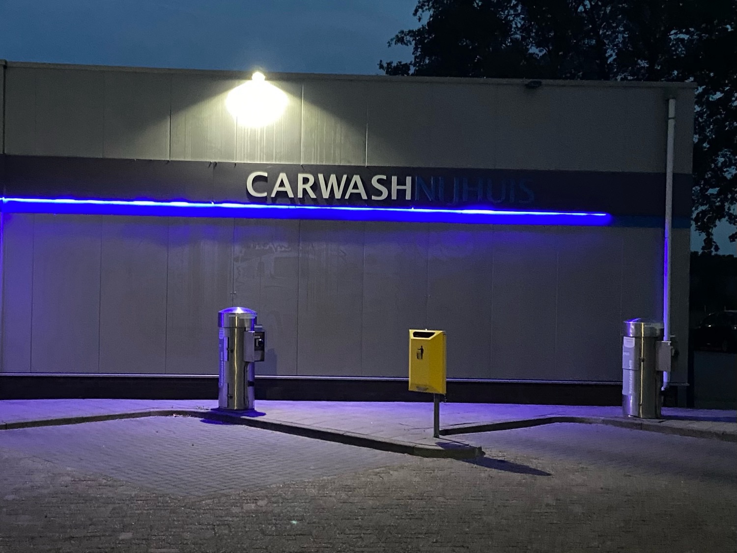 Onhandig zijn • Francisco van Jole